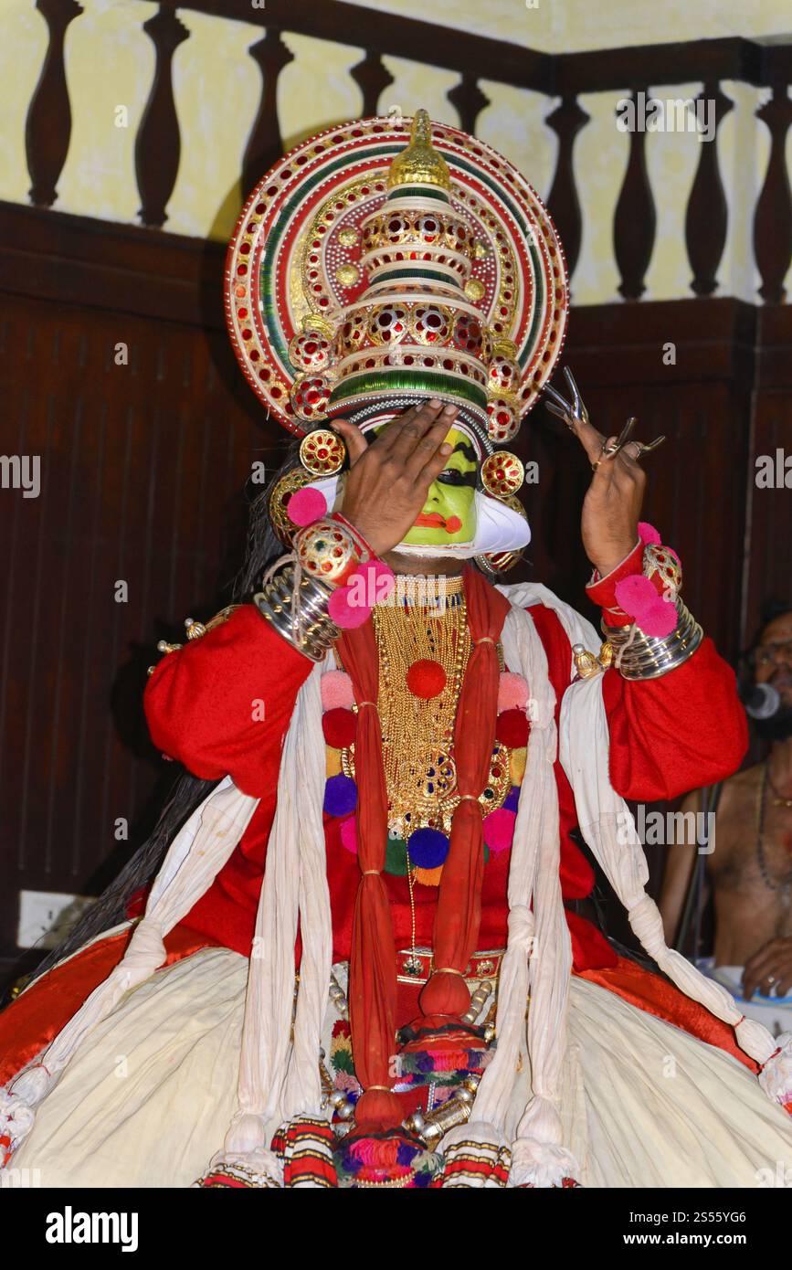 Performance painting stages hi-res stock photography and images - Alamy