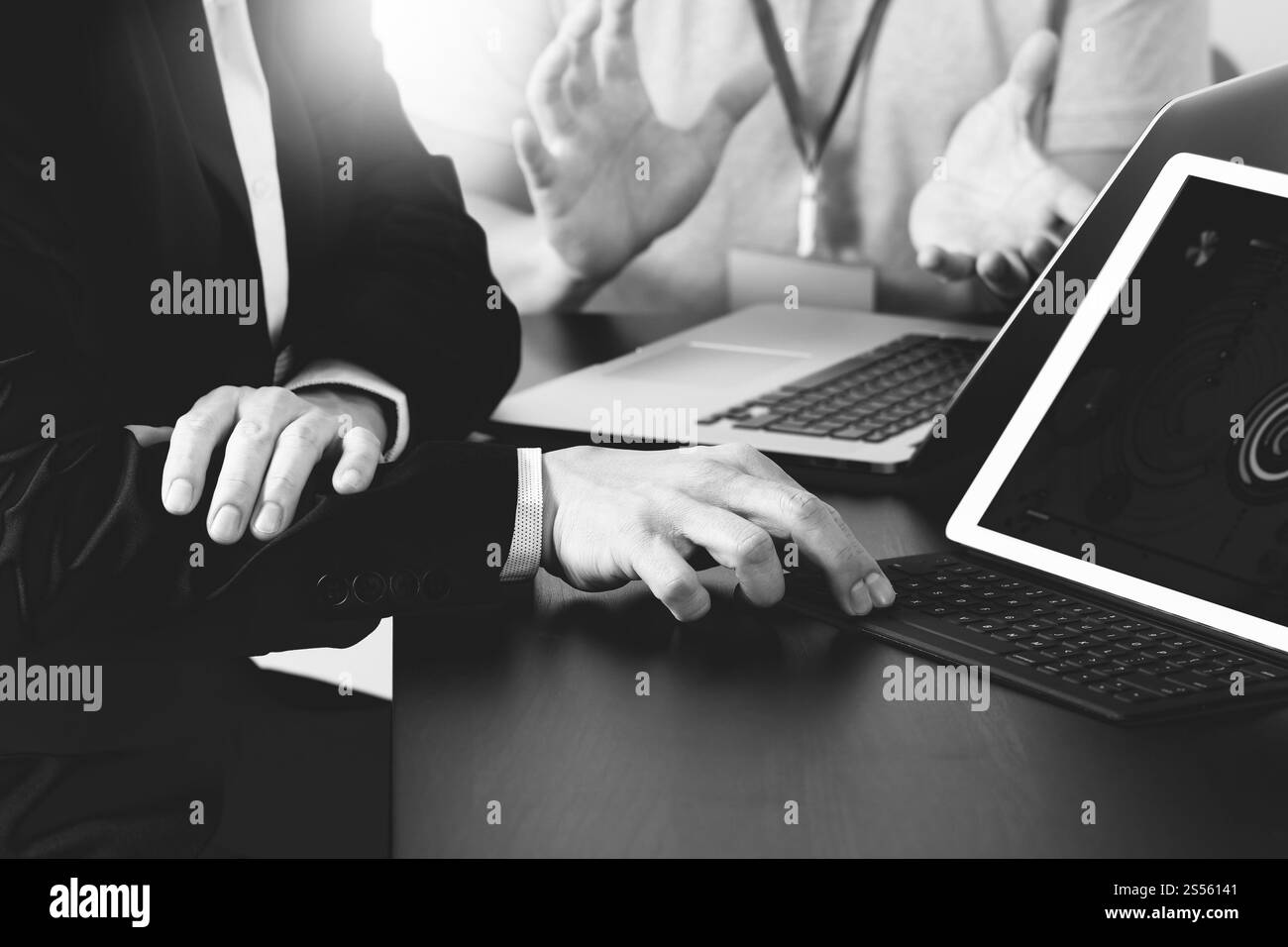 People sharing data mobile Black and White Stock Photos & Images - Alamy