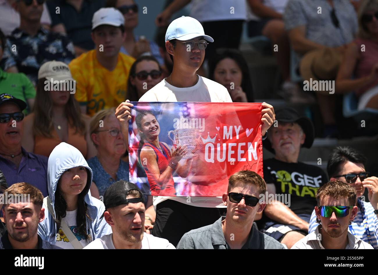 Melbourne, Australia. 14th Jan, 2025. A spectator holds a sign in ...