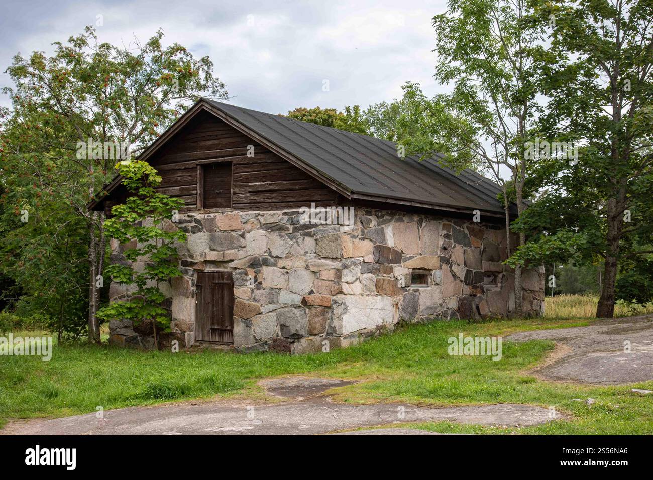 Old stone barn at Jollaksentie 54 in Jollas district of Helsinki ...