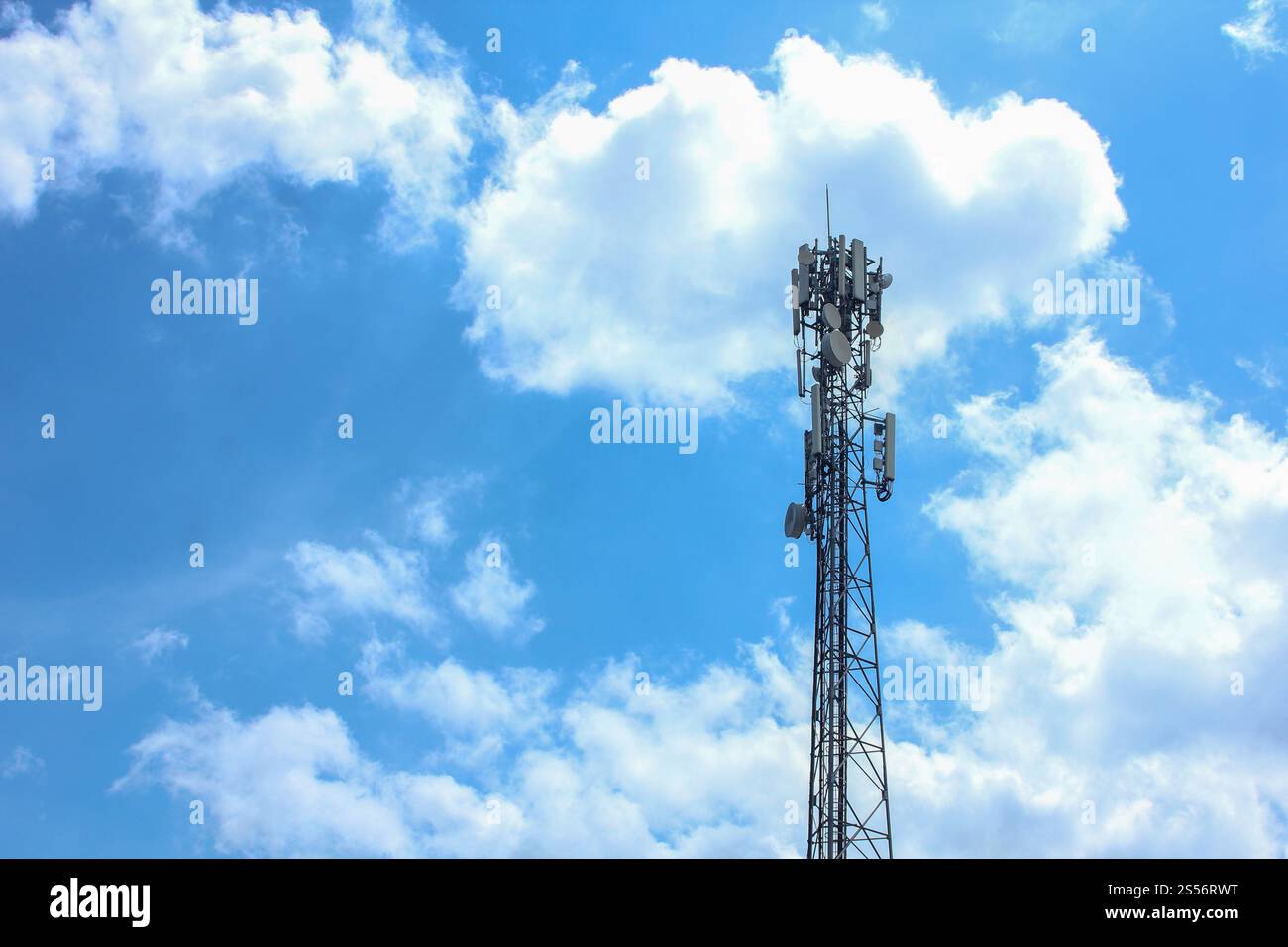 Internet tower hi-res stock photography and images - Alamy