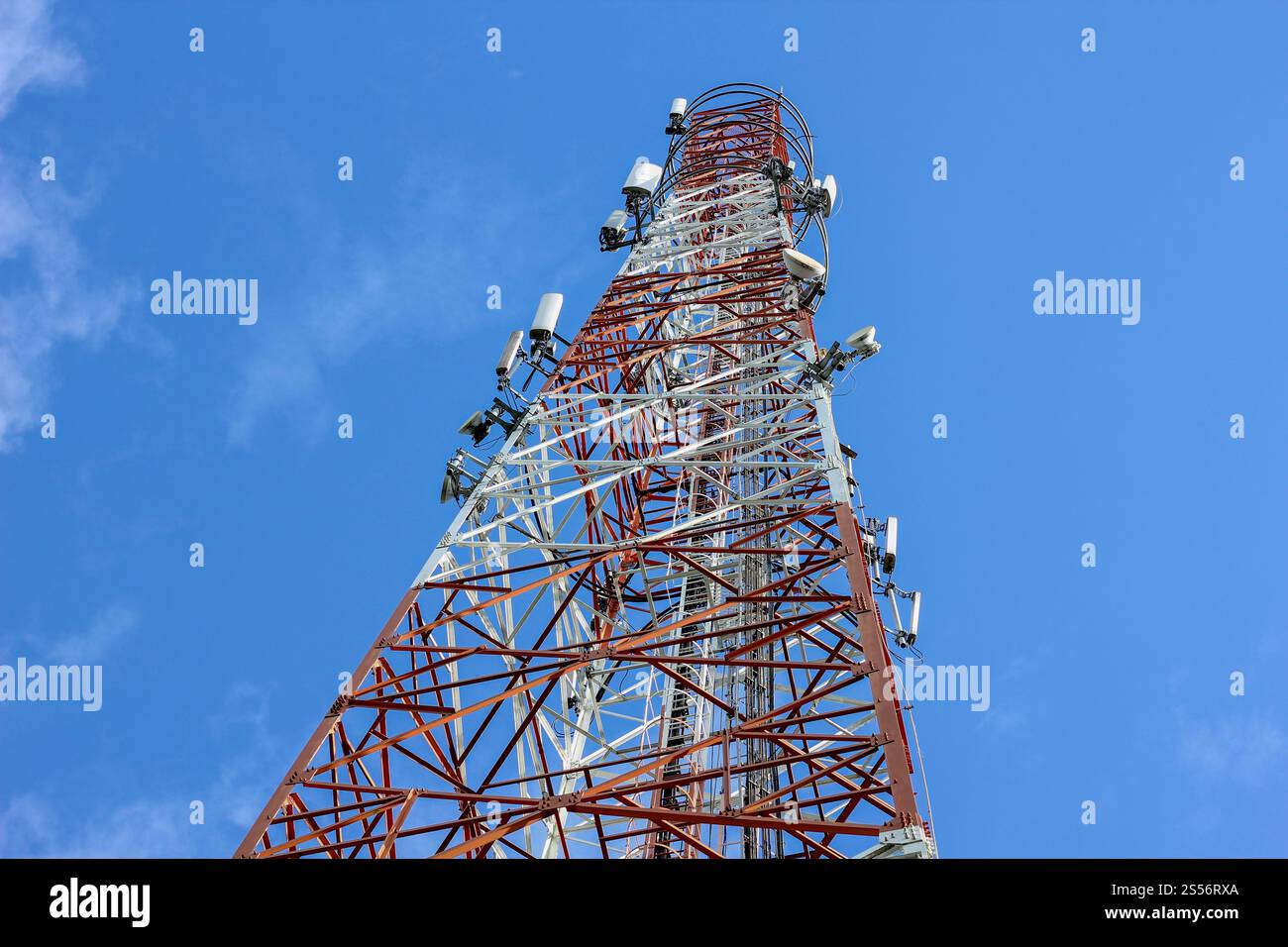 Internet architecture hi-res stock photography and images - Alamy