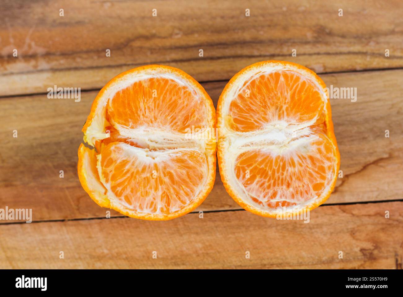 Fruits on table hi-res stock photography and images - Alamy