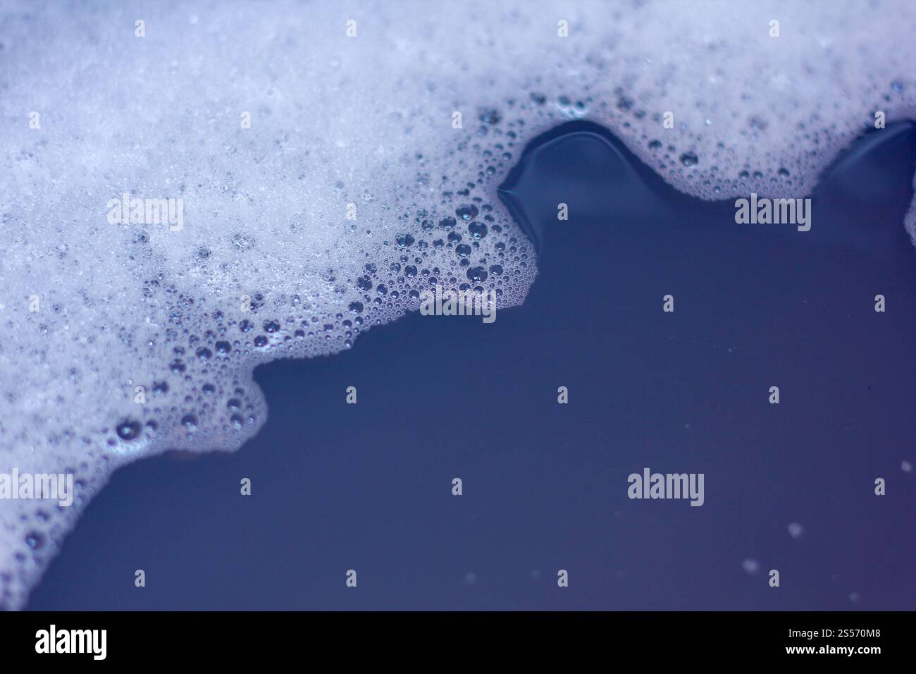 Blue bubbles background foam hi-res stock photography and images - Alamy