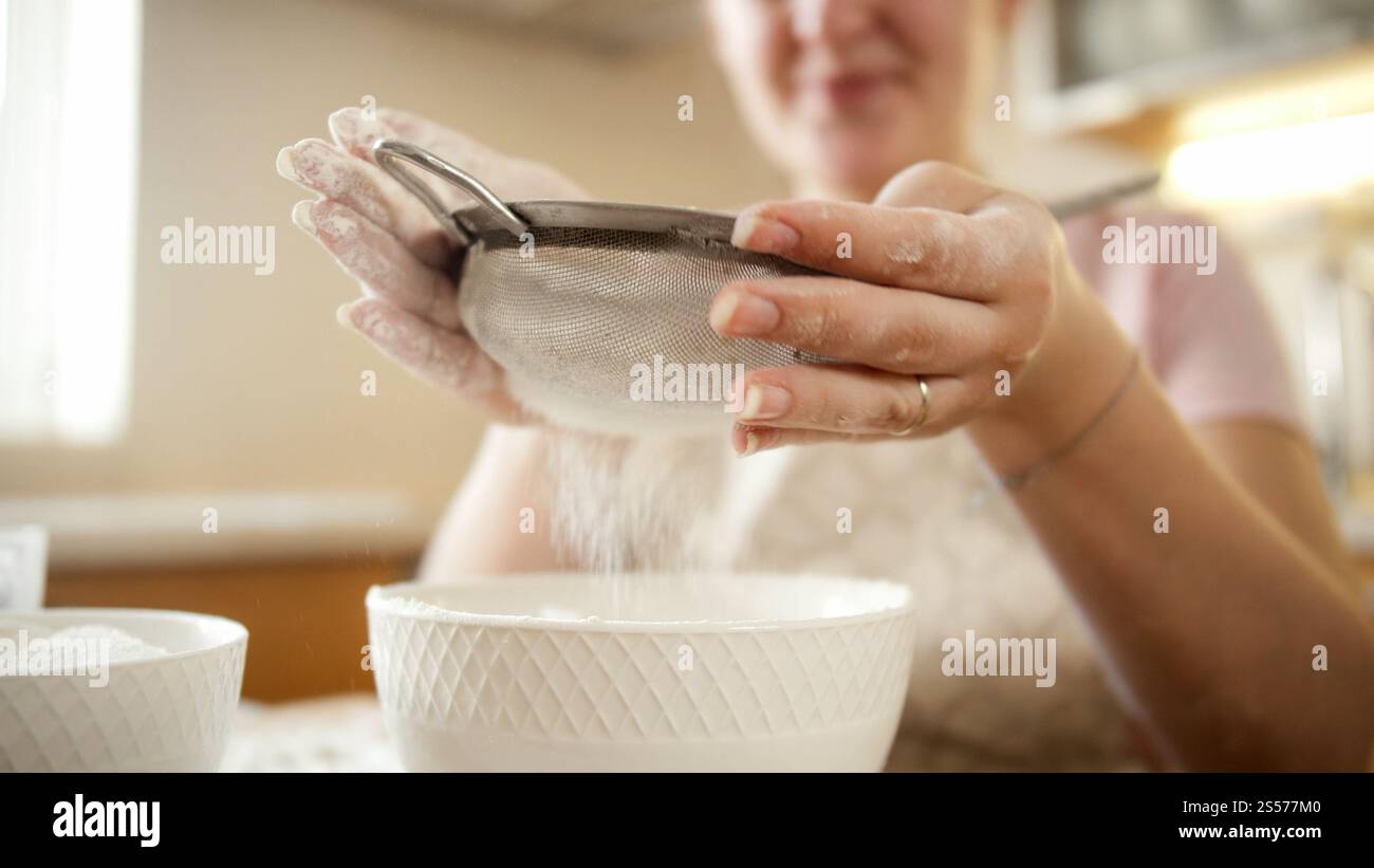 Sifting flour slow motion on hi-res stock photography and images - Alamy