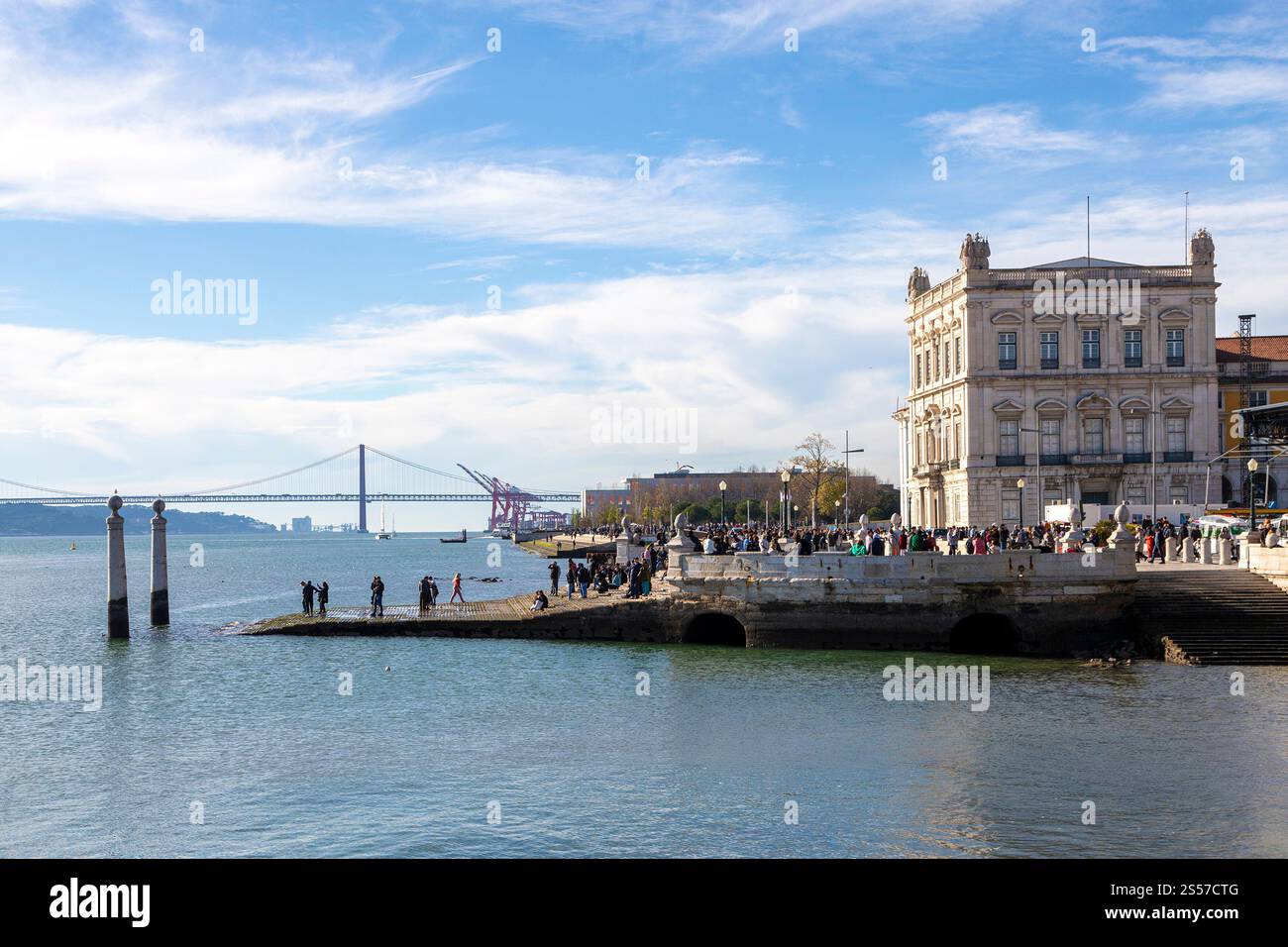 A crowd of unidentifiable visitors at Cais das Colunas, the dual 18th ...