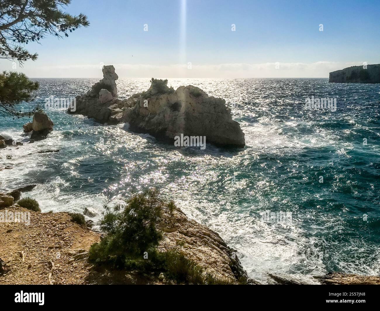 Calanques seascape and mountains, creeks of marseille, France ...
