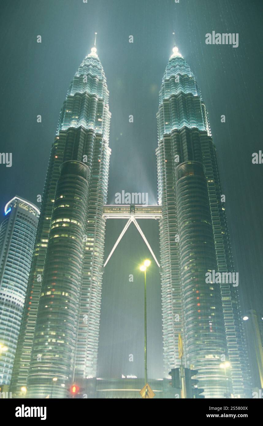 the architecture of the Petronas Twin Towers in the city of Kuala ...