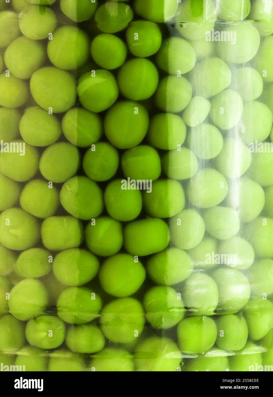 Delicious peas hi-res stock photography and images - Alamy