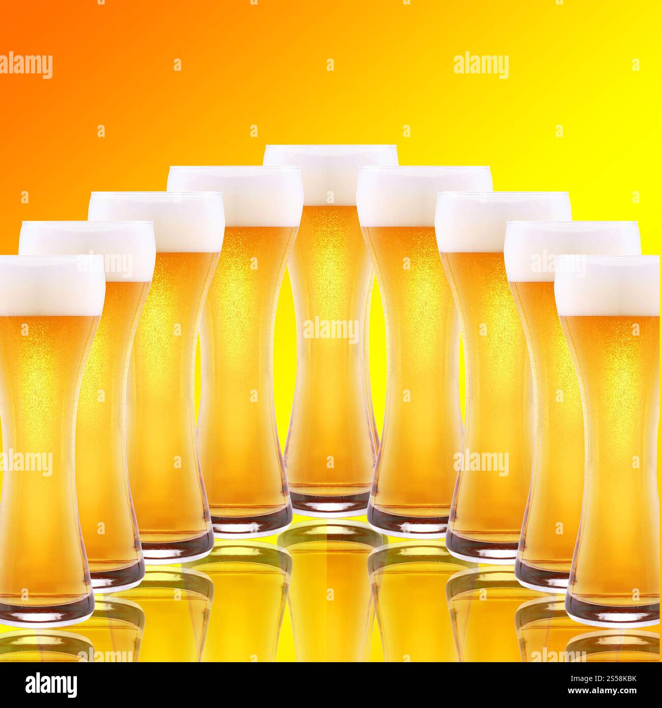 Beer with a head hi-res stock photography and images - Alamy
