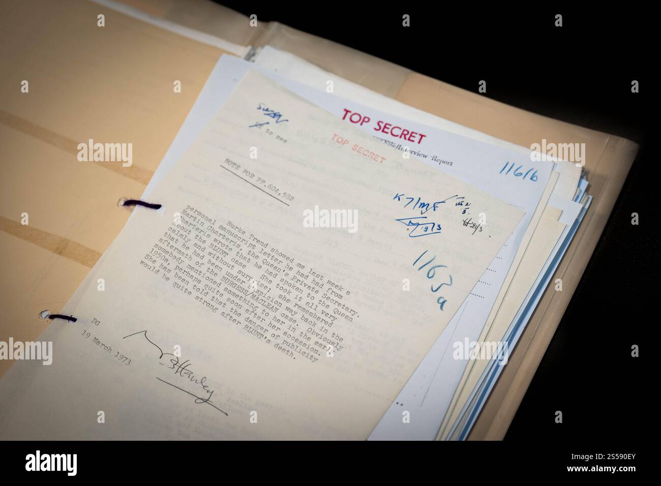 A passage showing Queen Elizabeth II's reaction after learning about ...