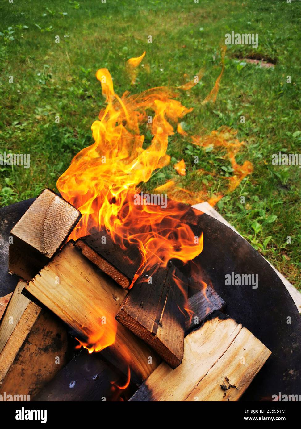 nice fire texture as very easy background Stock Photo - Alamy