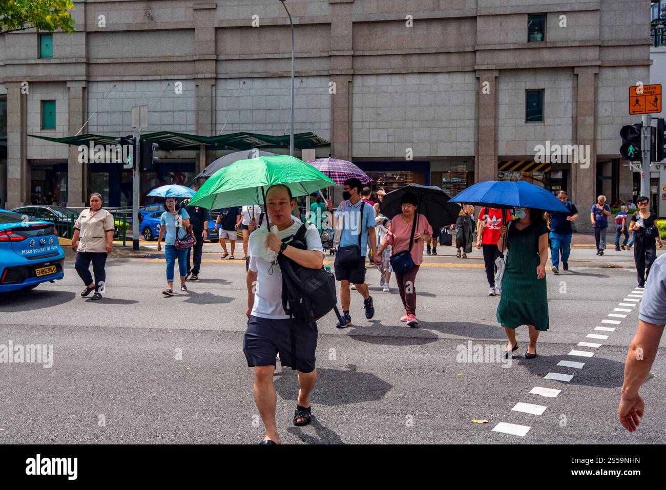 Busy roads in singapore hi-res stock photography and images - Alamy