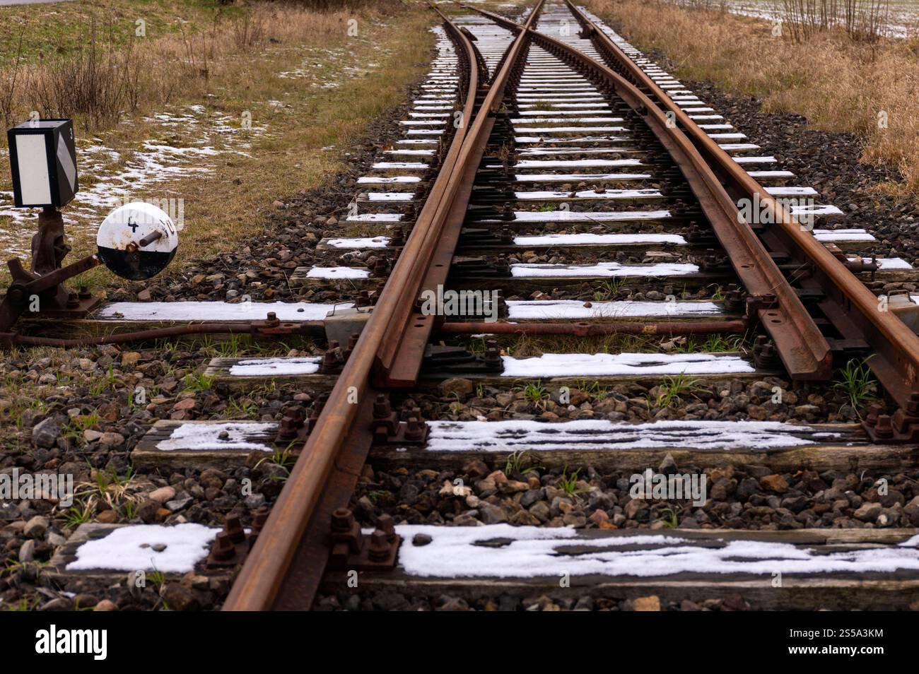 Weichen sind Anlagen des Eisenbahnoberbaus, die es Schienenfahrzeugen ...