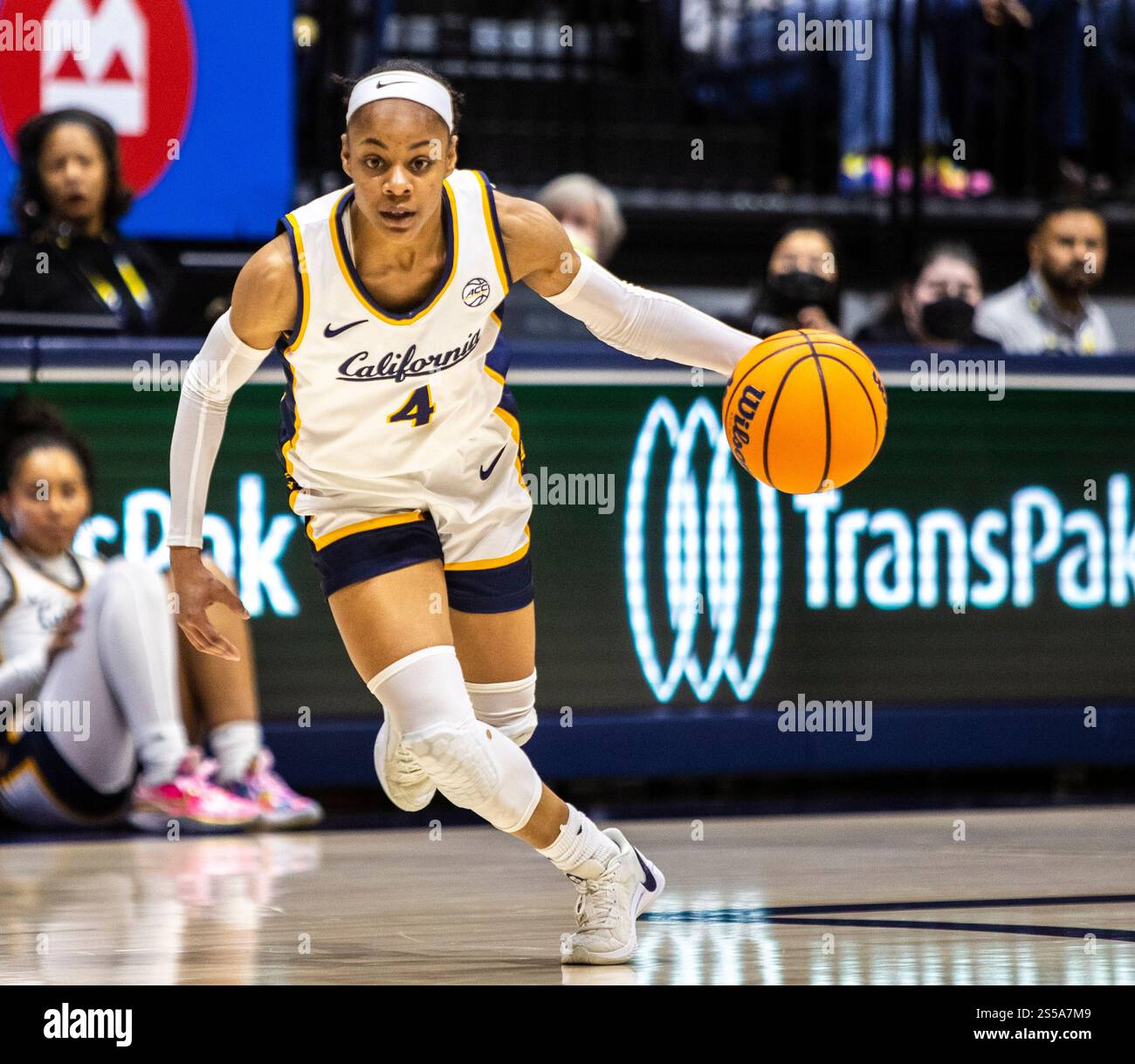 Haas Pavilion Berkeley Calif, USA. 12th Jan, 2025. USA California guard ...