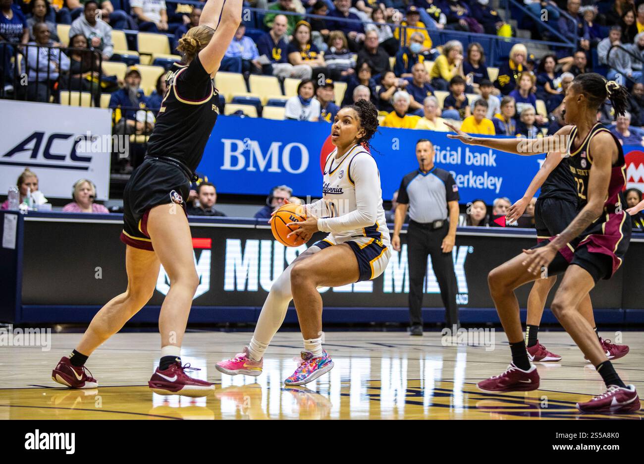 Haas Pavilion Berkeley Calif, USA. 12th Jan, 2025. USA California guard ...