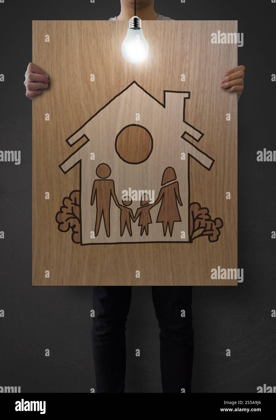 hand draw family and house as insurance concept Stock Photo - Alamy