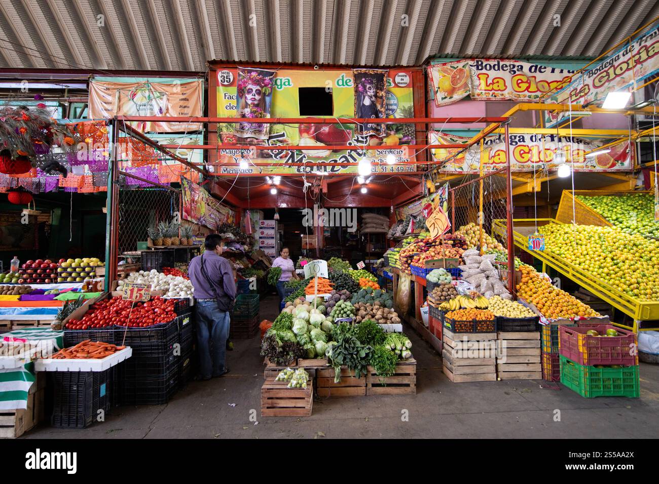 Oaxaca, Mexico; 1st January 2025: Wholesale fruit and vegetable stalls ...