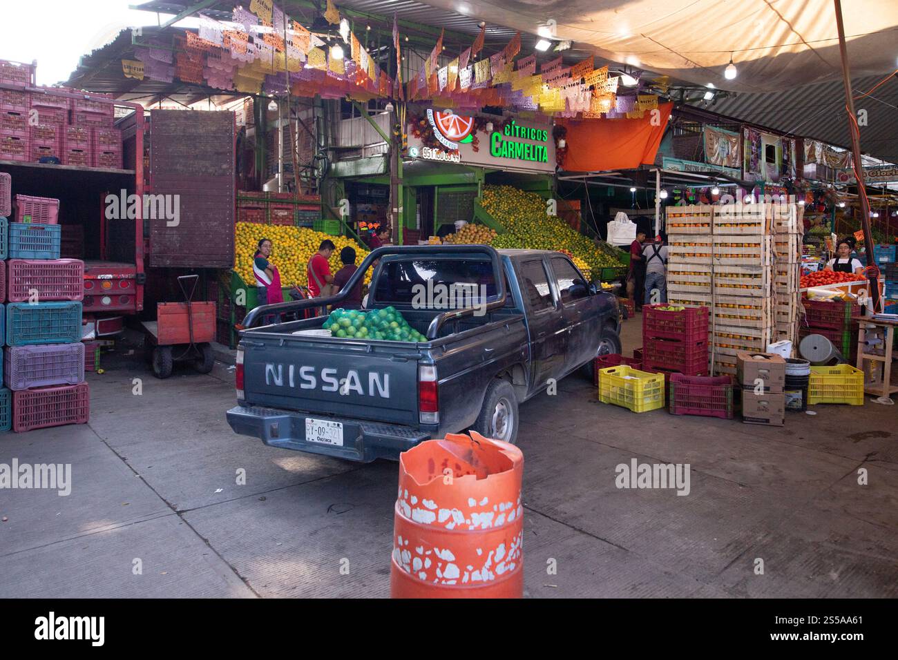 Oaxaca, Mexico; 1st January 2025: Wholesale fruit and vegetable stalls ...