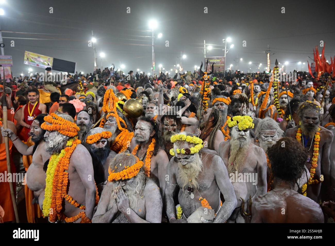 Prayagraj, Uttar Pradesh, India. 14th Jan, 2025. Prayagraj: Sadhus ...