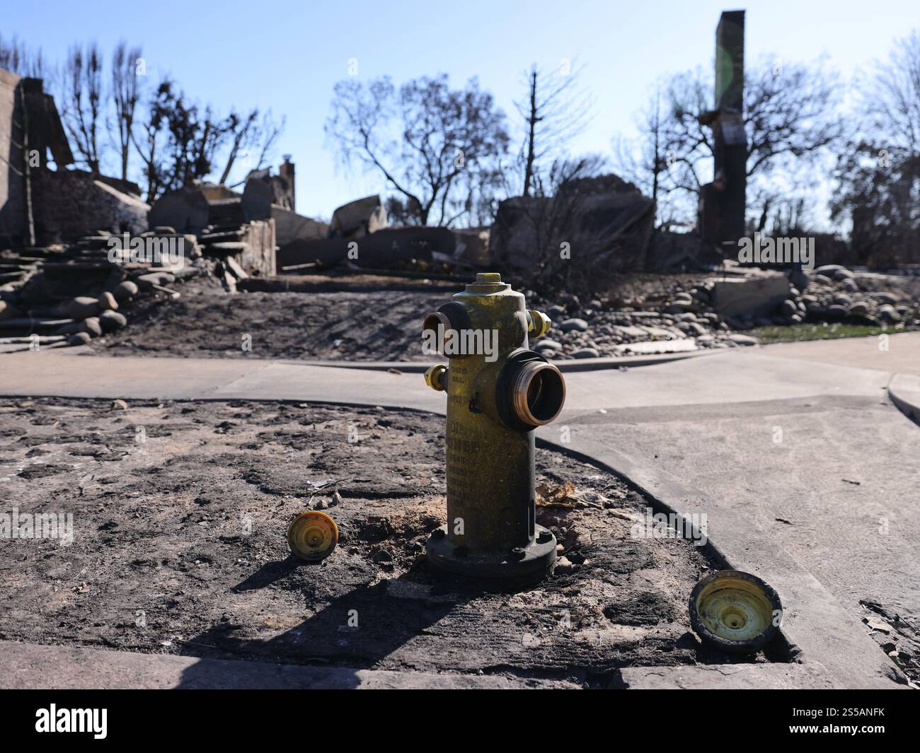 Los Angeles, California, USA. 13th Jan, 2025. A damaged fire hydrant is ...
