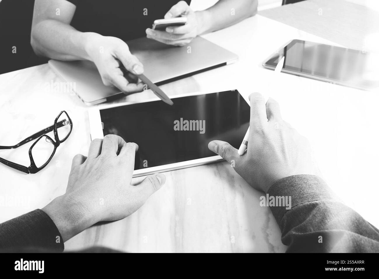 Photo business team in Black and White Stock Photos & Images - Alamy