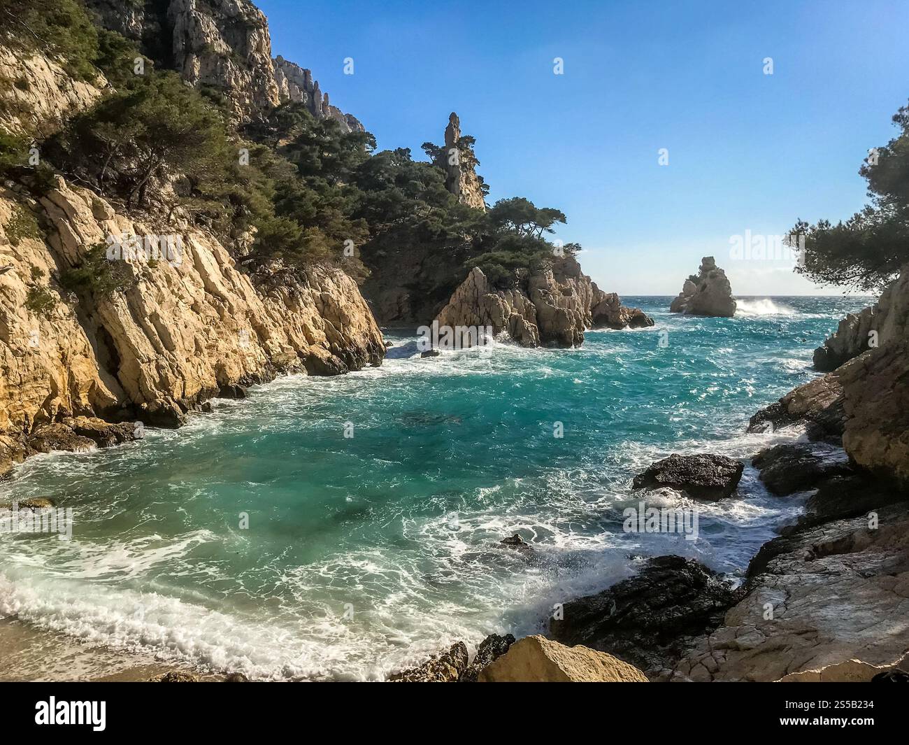 Calanques seascape and mountains, creeks of marseille, France ...