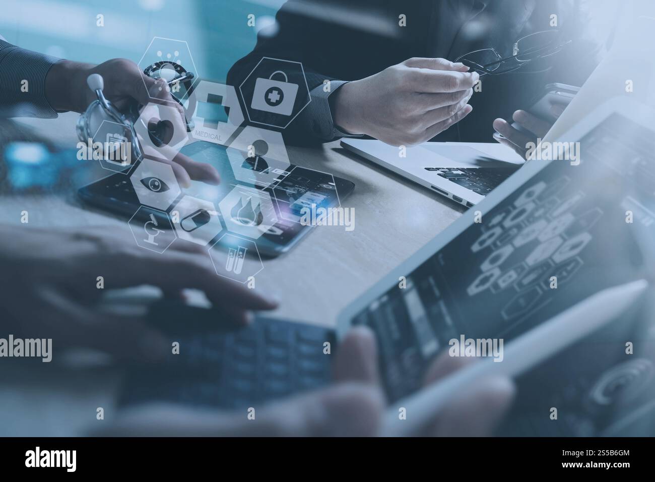 Team Medical technology concept. Doctor hand working with modern smart ...