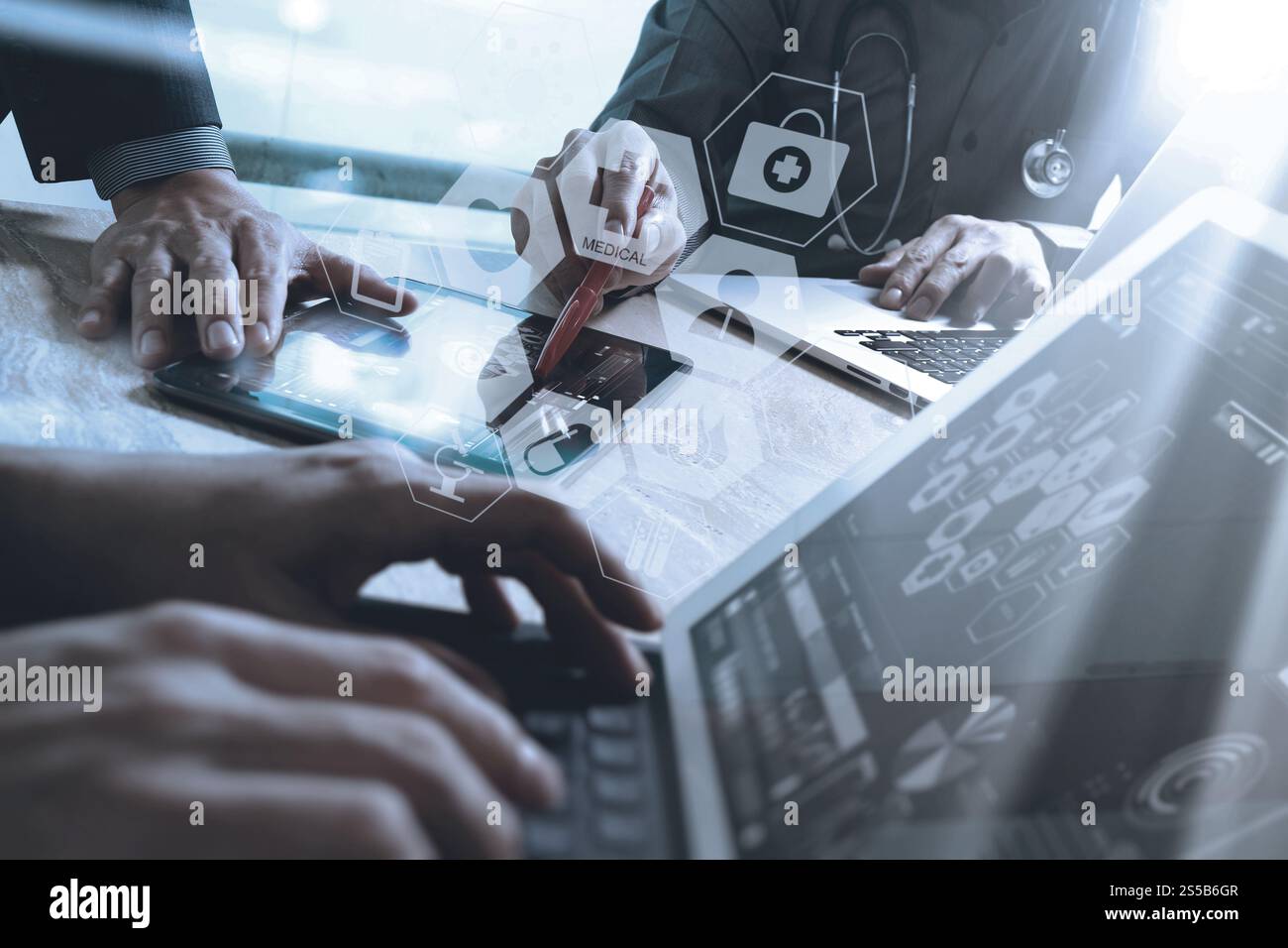 Team Medical technology concept. Doctor hand working with modern smart ...