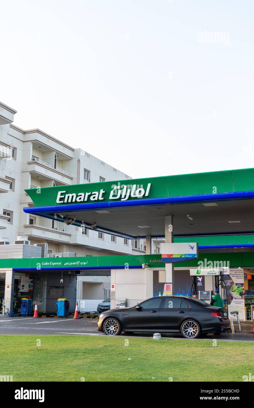 Emarat gas station hi-res stock photography and images - Alamy