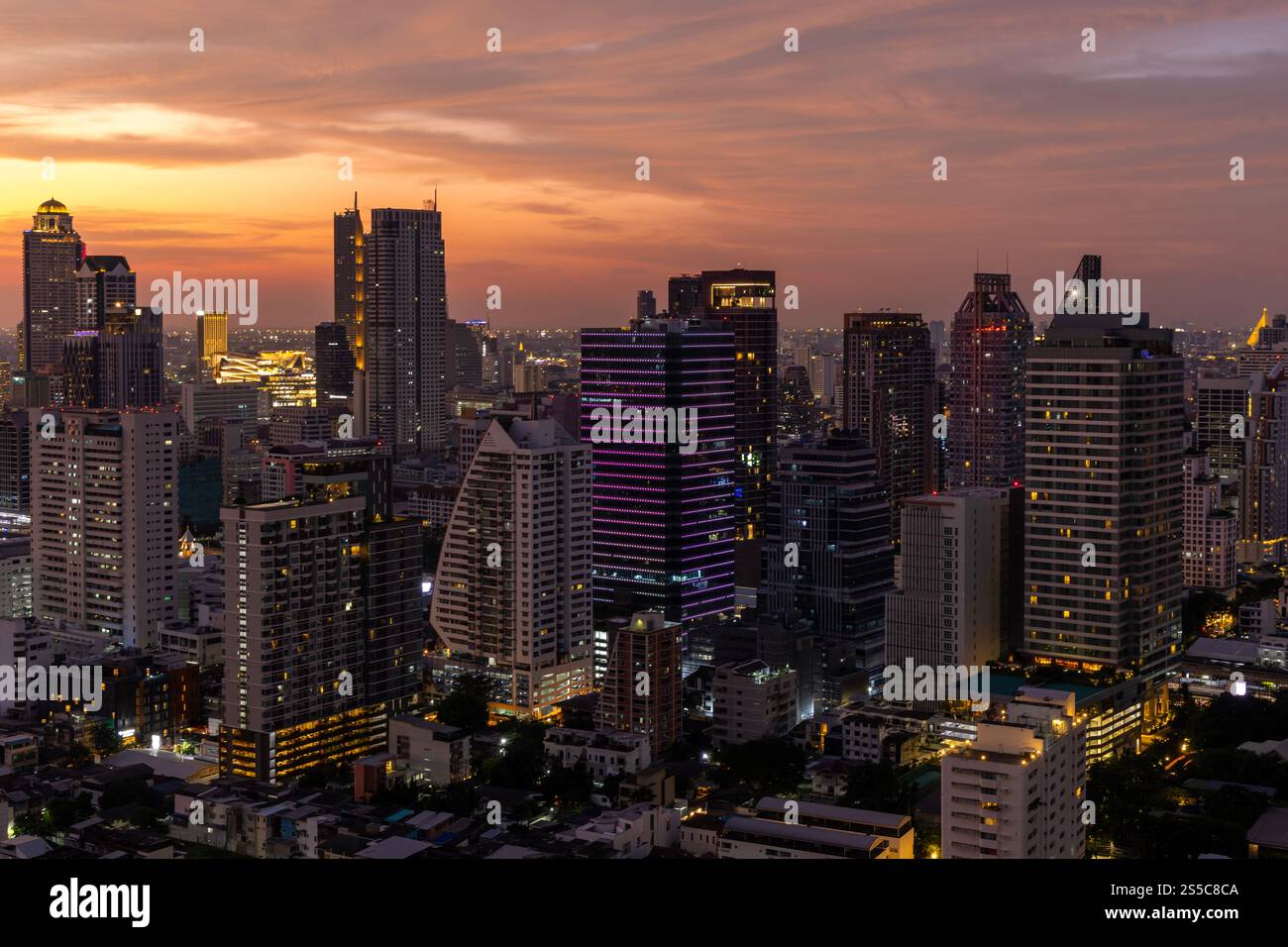 Beautiful sunset in bangkok time hi-res stock photography and images ...