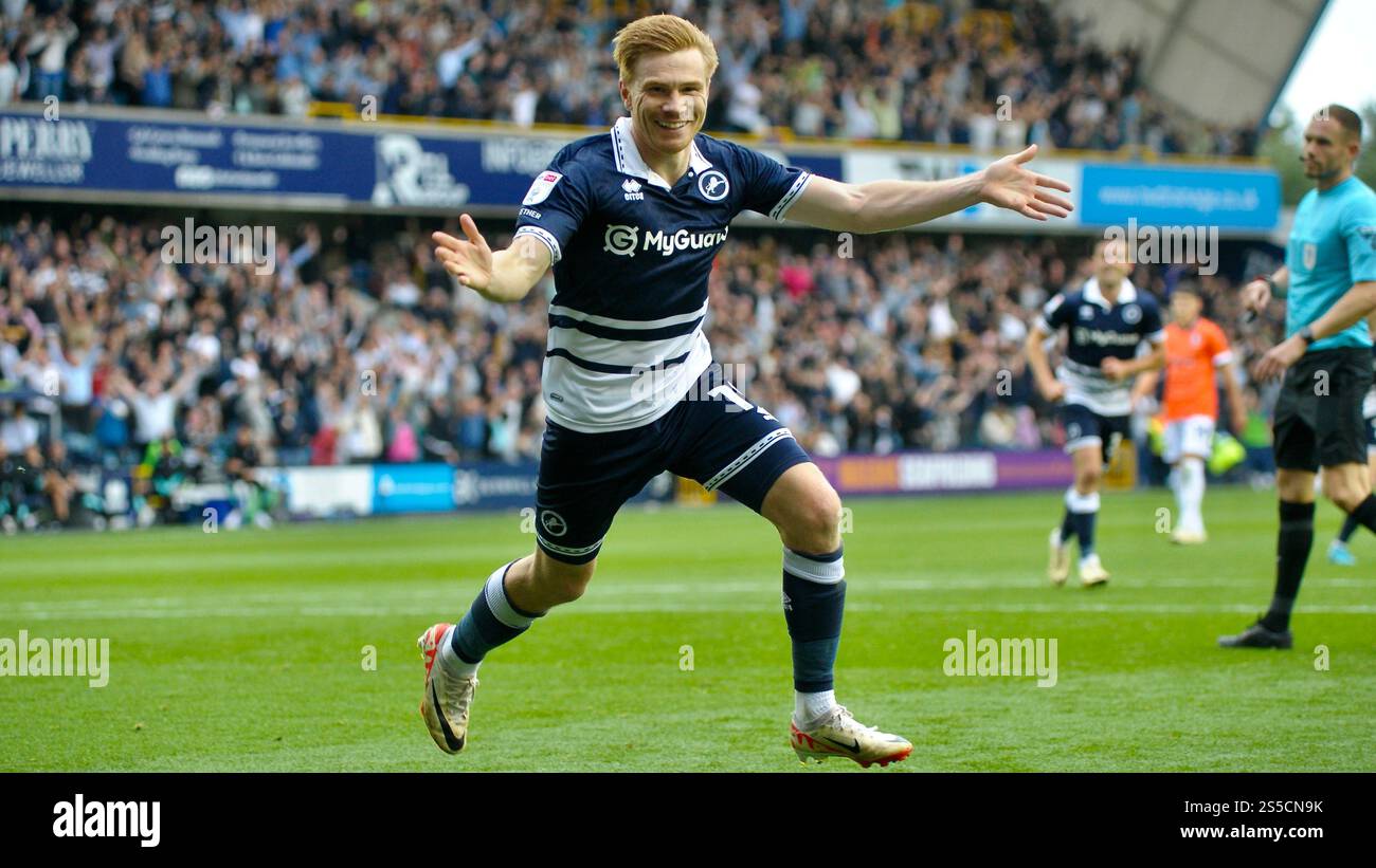 Duncan watmore millwall hi-res stock photography and images - Alamy