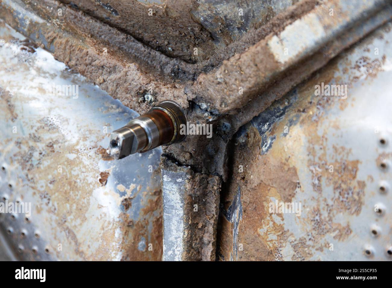 Broken crosspiece in the washing machine drum. Repair and replacement ...