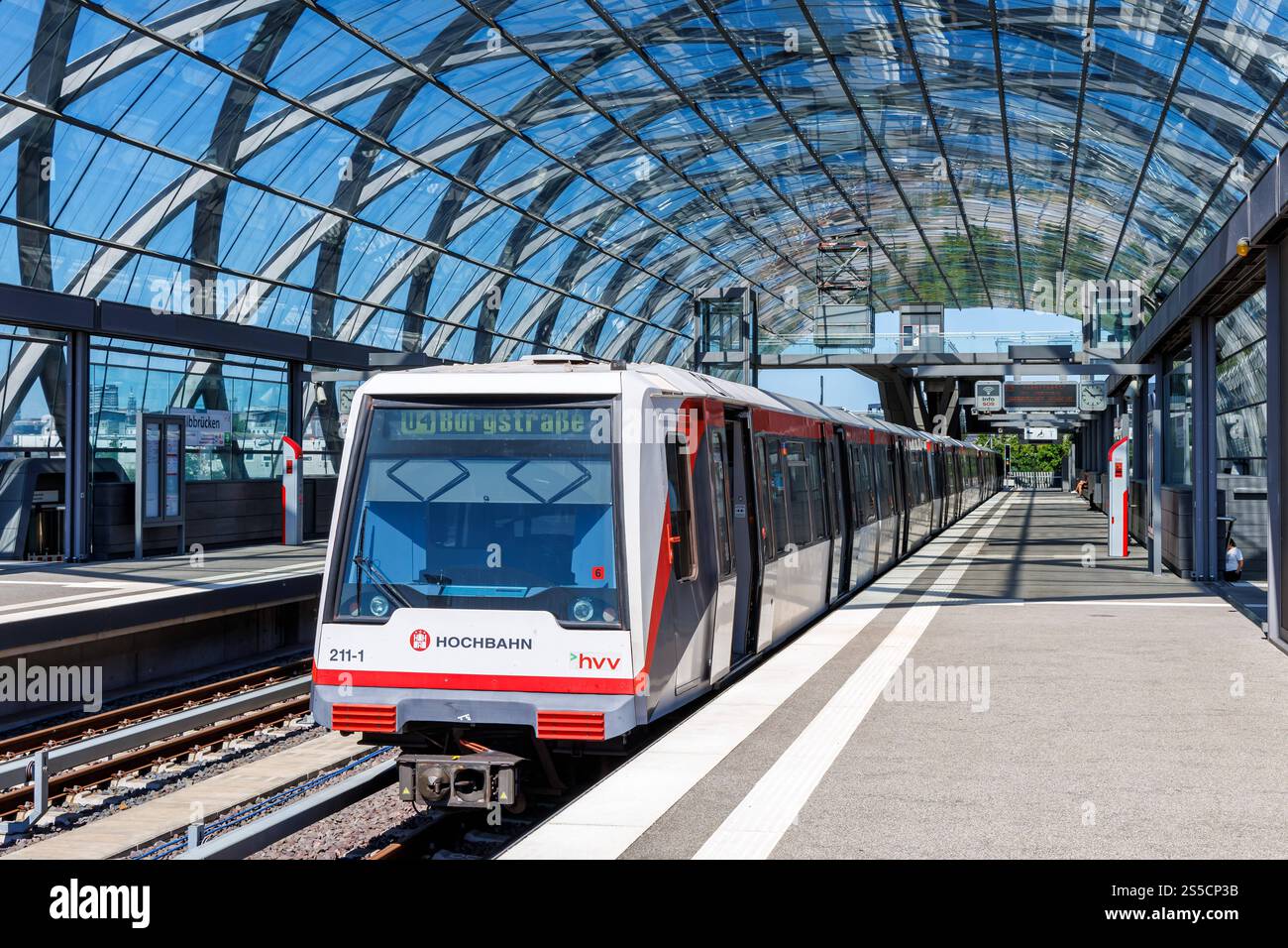 Hochbahn Hamburg Metro Zug Linie U4 Bahn an der Haltestelle Station ...