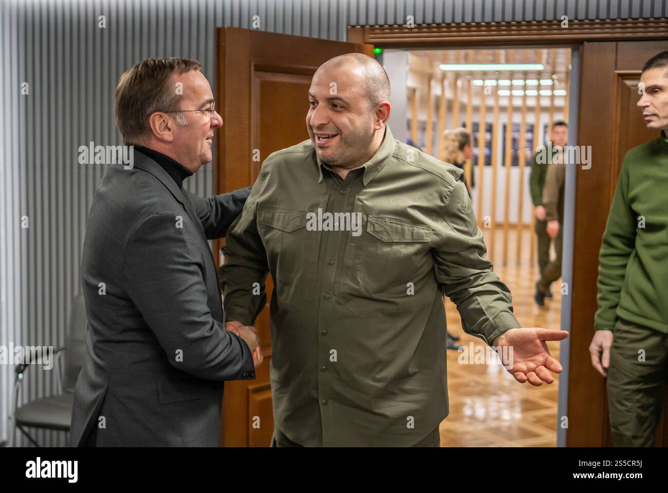 Kiew, Ukraine. 14th Jan, 2025. Boris Pistorius (SPD), Minister of Defense, and Rustem Umjerow ...