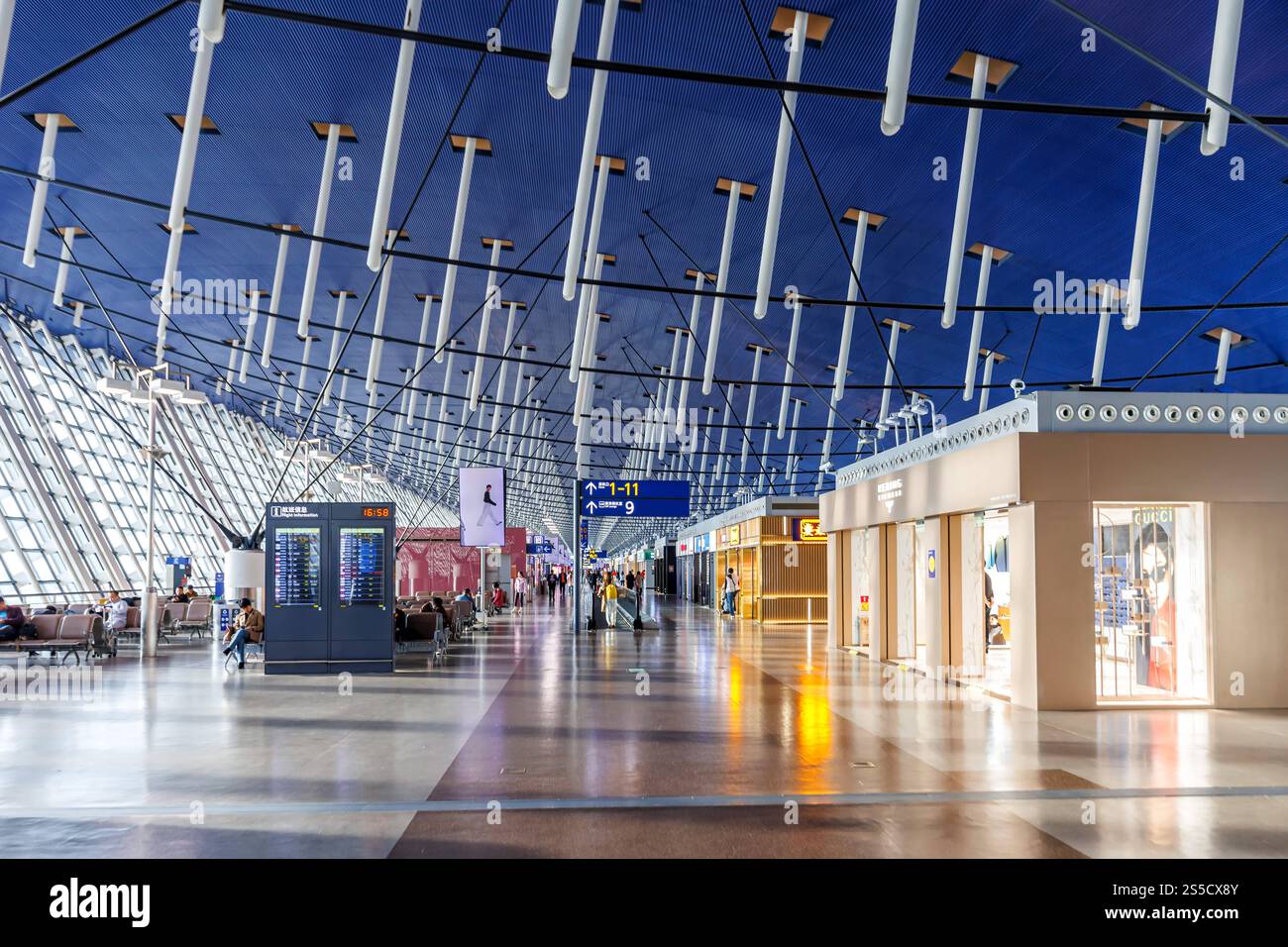 Terminal 1 des Flughafen Shangai Pudong, China Shangai, China - 1 ...