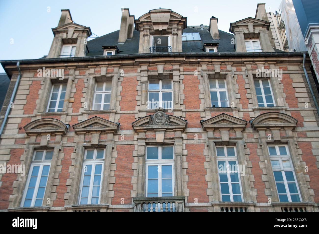 Terraced houses, Place des Vogues; Le Marais; Isle de France, Paris ...