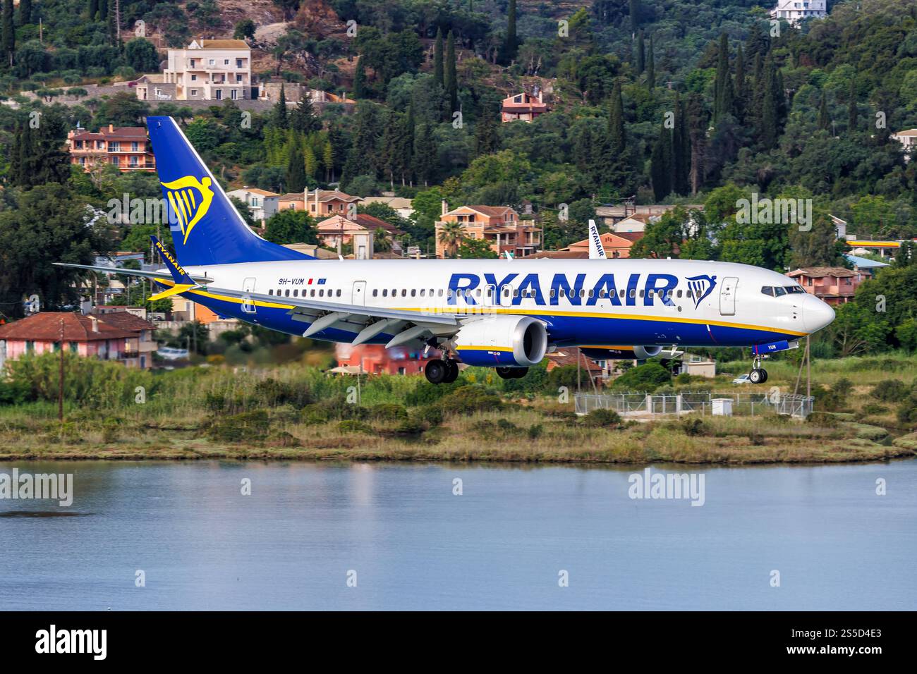 Ryanair Boeing 737-8-200 MAX Flugzeug Flughafen Korfu in Griechenland ...