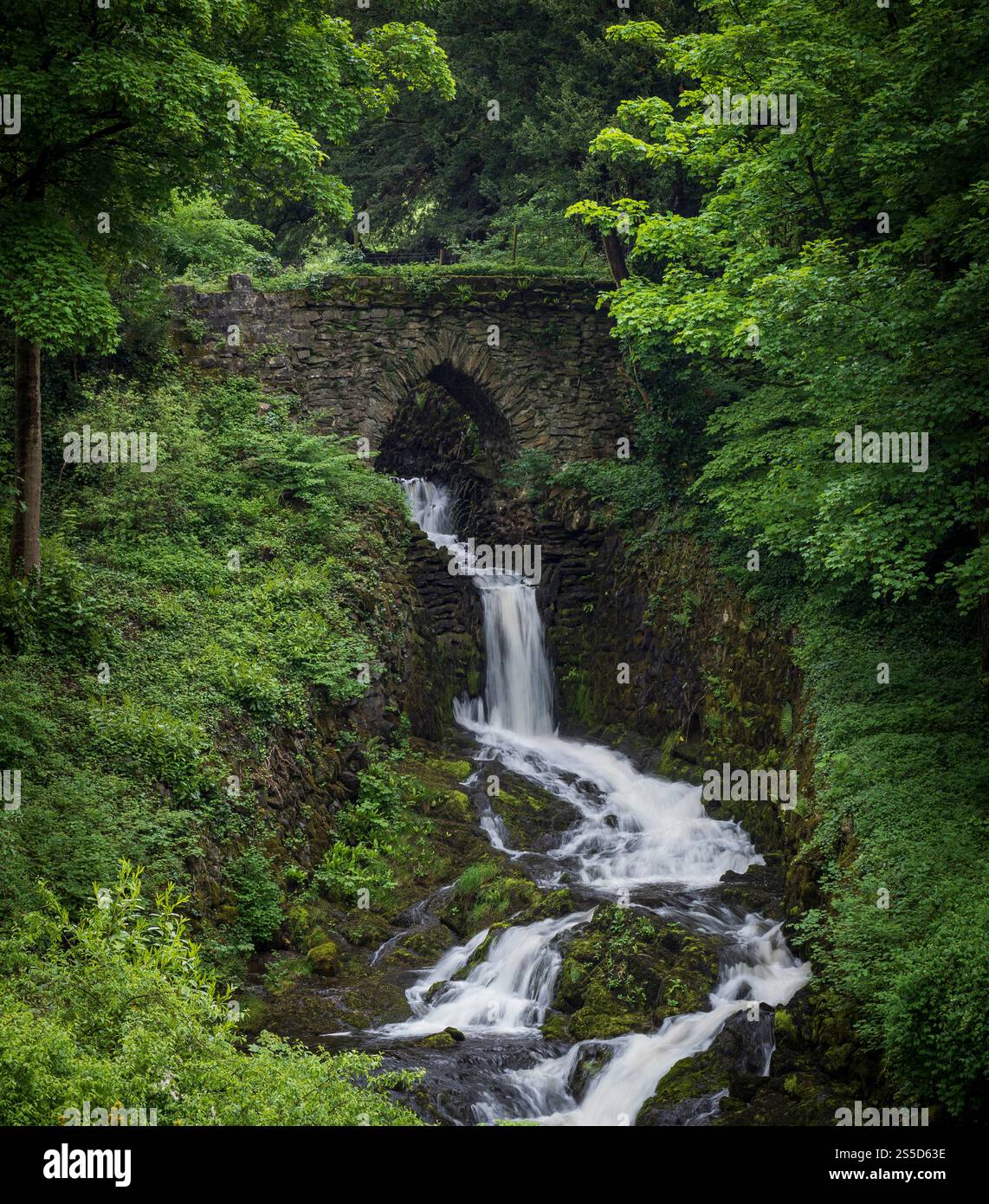 Ribblesdale, Yorkshire, UK - Ingleborough Cave, walk from Clapham ...