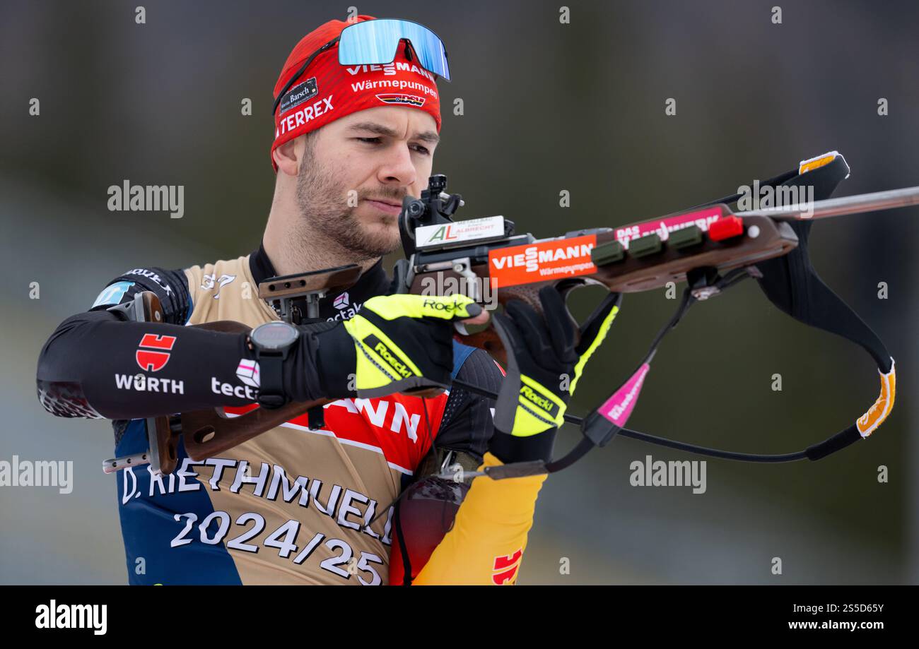 Ruhpolding, Germany. 14th Jan, 2025. Biathlon: World Cup, training, men ...