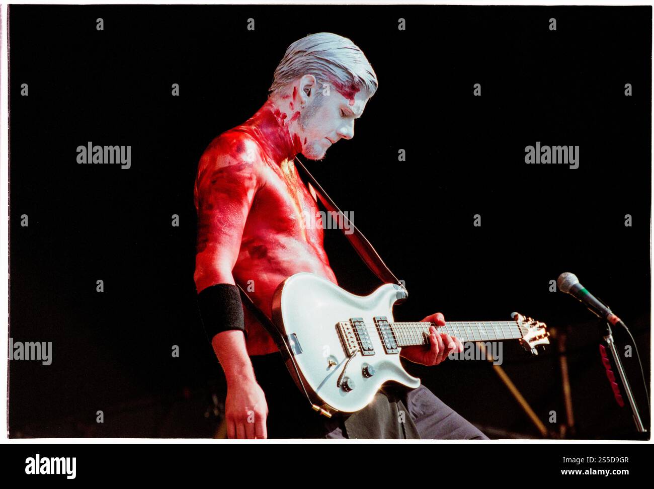 WES BORLAND, LIMP BIZKIT, YOUNG, READING FESTIVAL, 2000: Wes Borland ...
