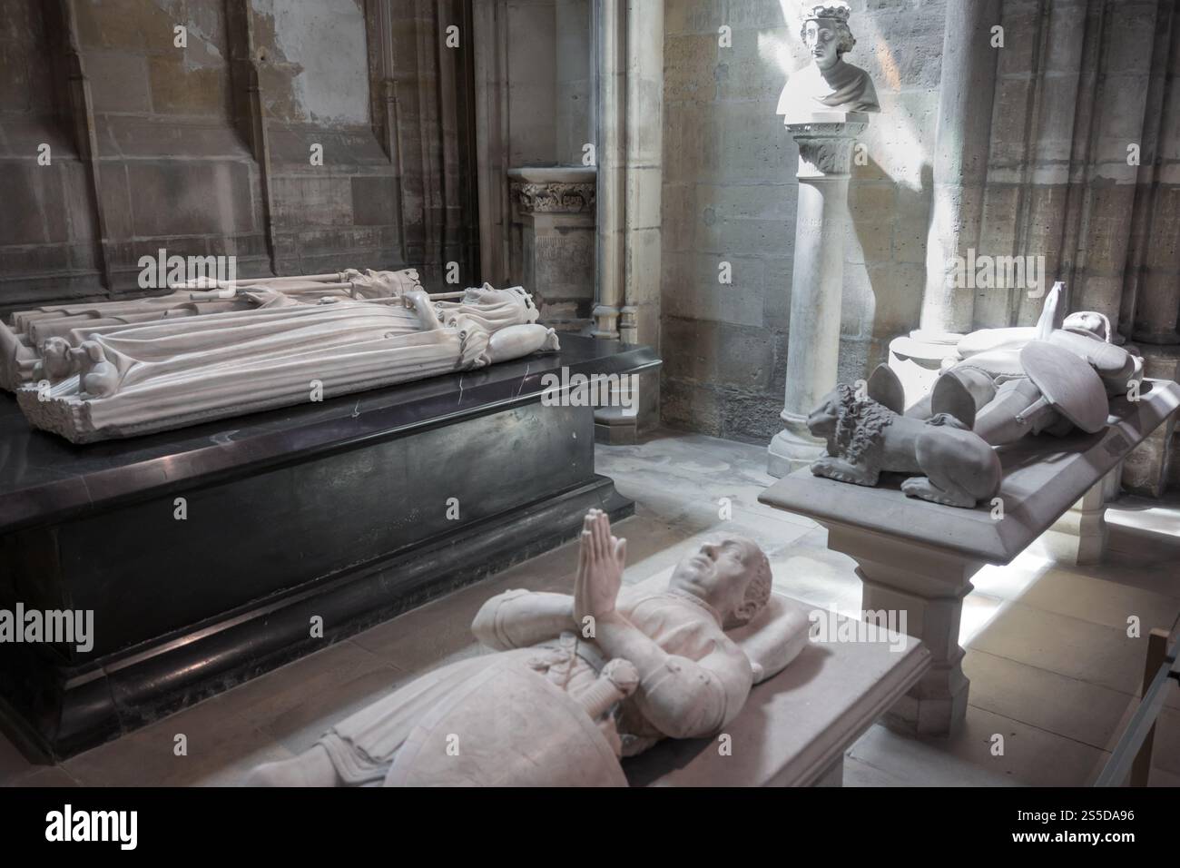 Tombs of the Kings of France in Basilica of Saint-Denis, Paris. Tombs ...