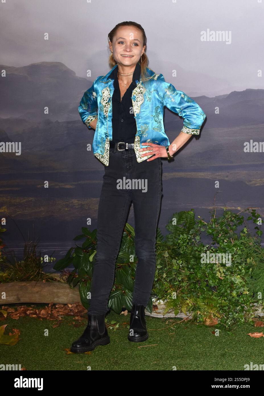 Ella Schrey-Yeats attends 'The Witcher: Blood Origin' - World Premiere ...