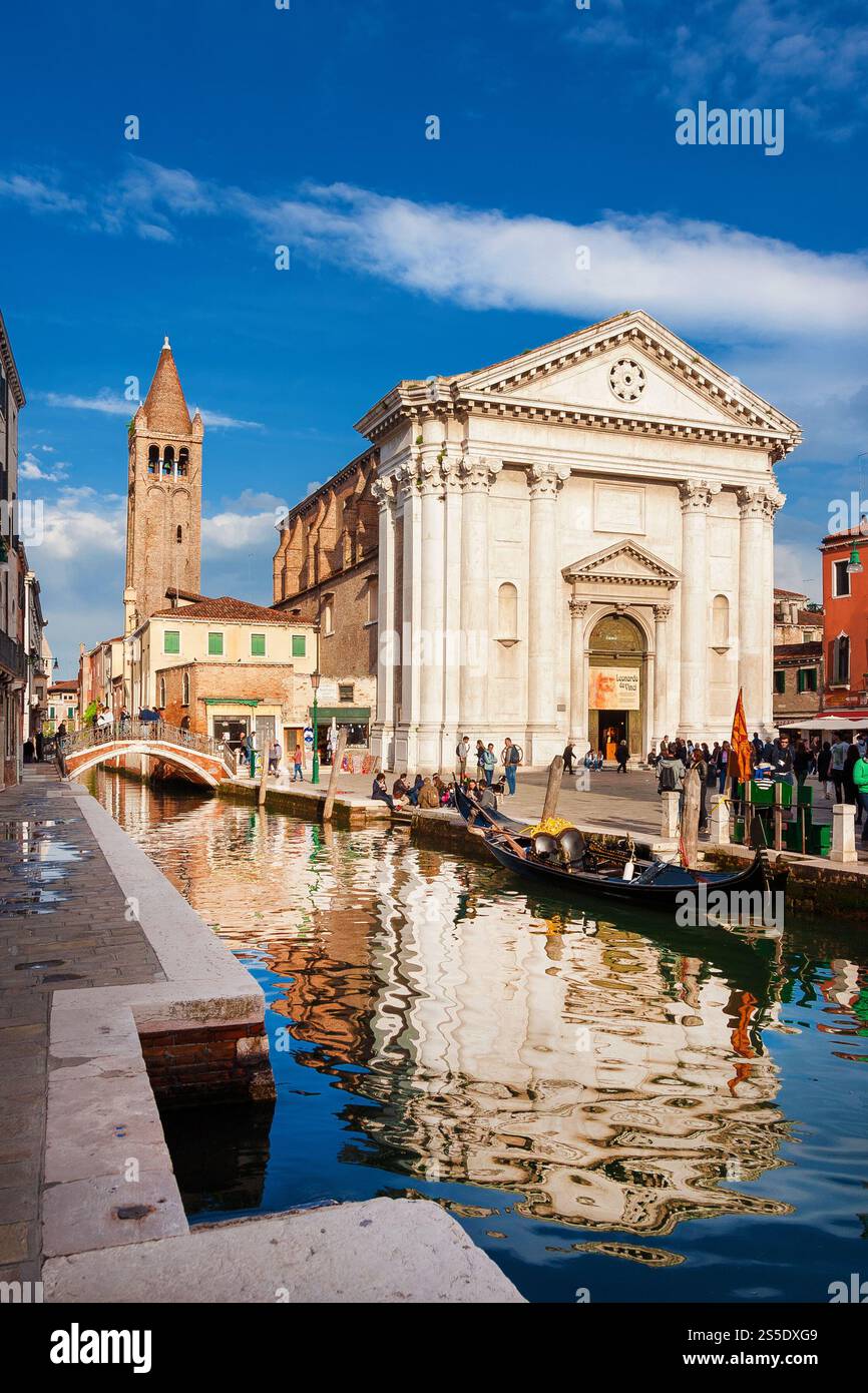 Tourism in Venice. View of Rio San Barnaba canal with gondola, old ...