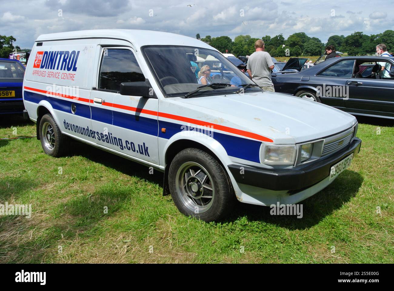 A 1989 Austin Maestro 500 van parked on display at the 49th Historic ...