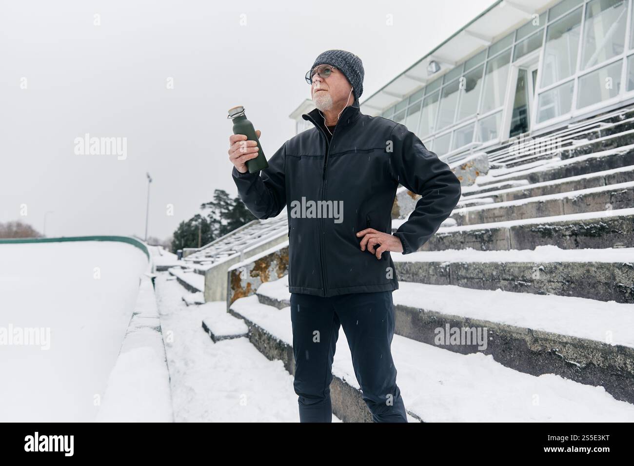 Athlete staying hydrated hi-res stock photography and images - Alamy