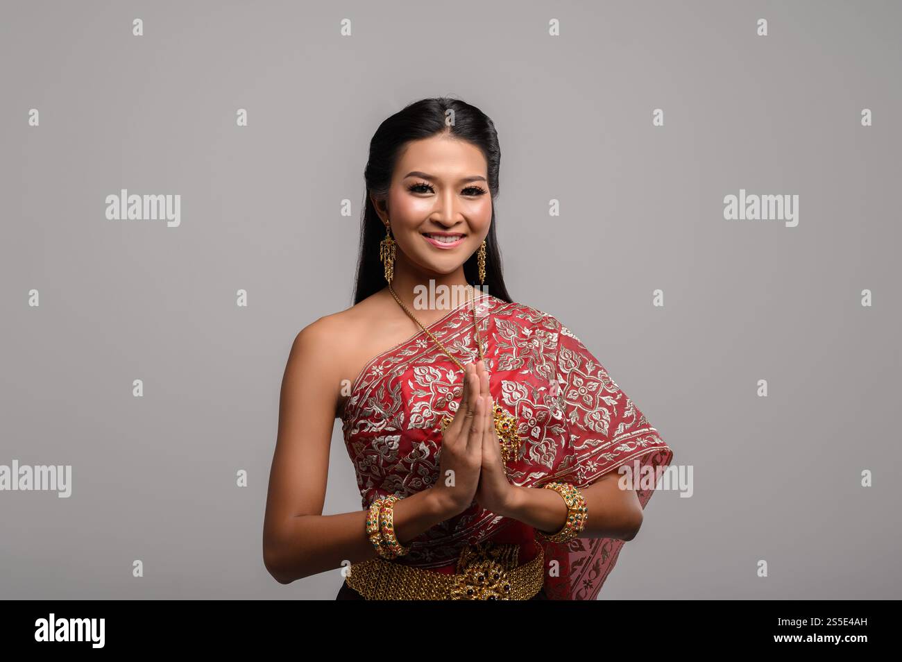 Women wearing Thai clothing that Pay respect,sawasdee symbol Stock ...