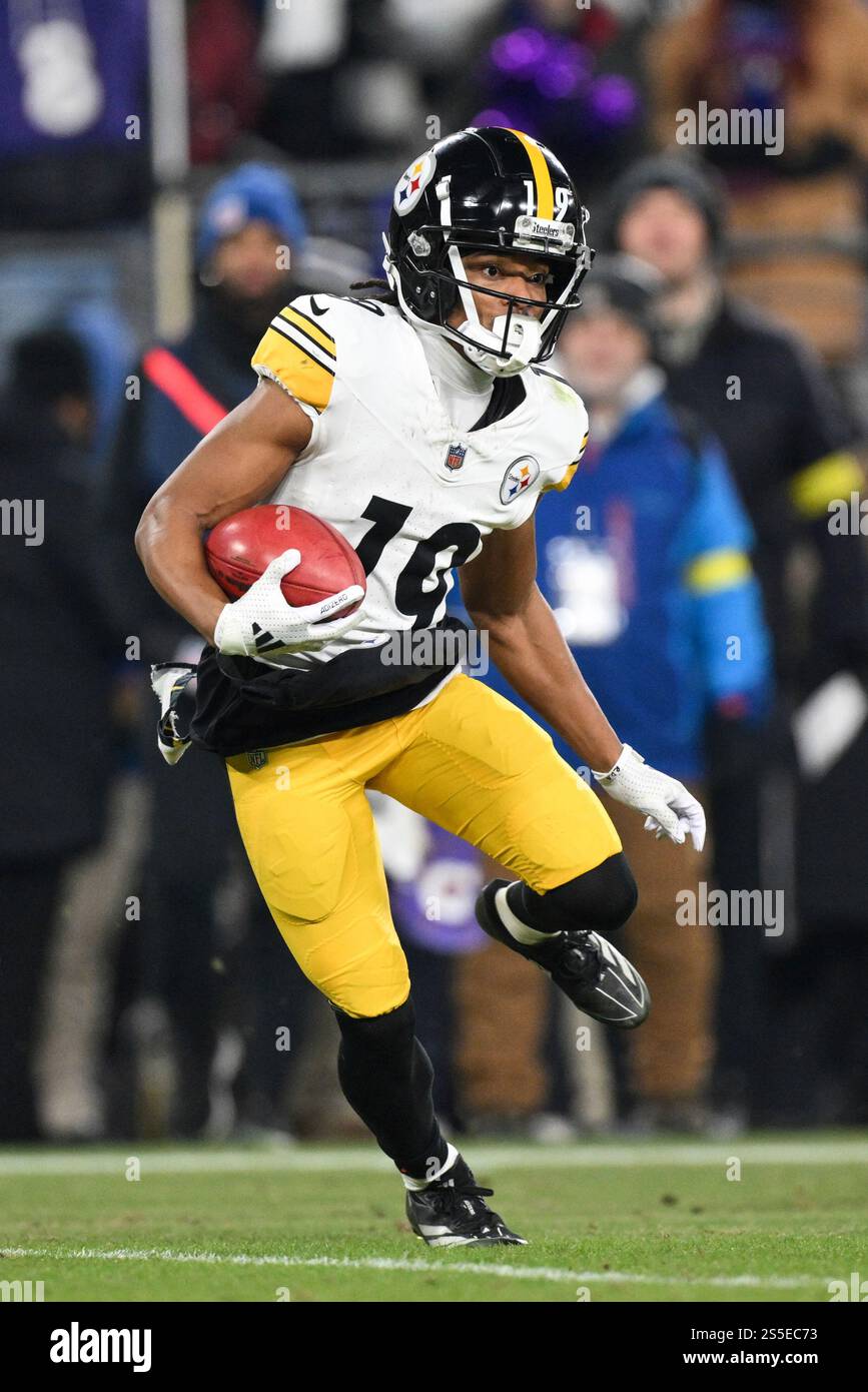 Pittsburgh Steelers wide receiver Calvin Austin III returns a punt ...