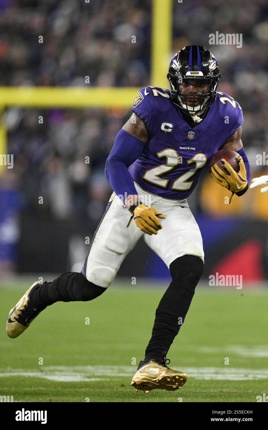 Baltimore Ravens running back Derrick Henry runs the ball during the ...