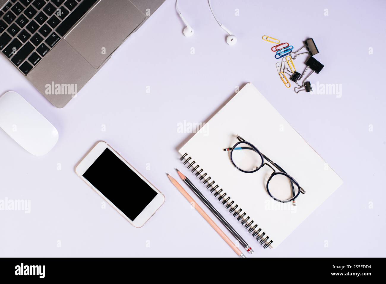Flat lay, top view office table desk. Workspace background Stock Photo ...